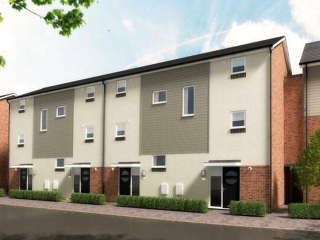 3 bedroom semidetached house for sale in Hawkins Lane BurtonOnTrent DE14
