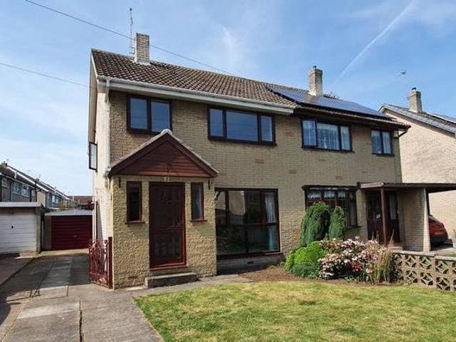 3 bedroom semidetached house for sale in Headingley Road Norton Doncaster DN6 DN6