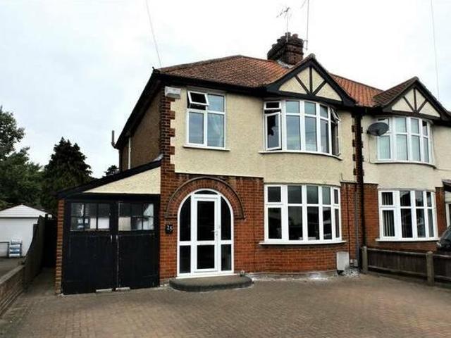3 bedroom semidetached house for sale in Heath Road Ipswich IP4