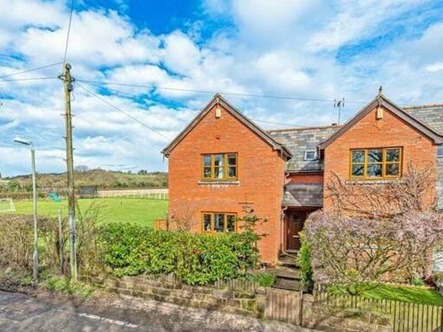3 bedroom semidetached house for sale in Helsby Road Alvanley Frodsham WA6