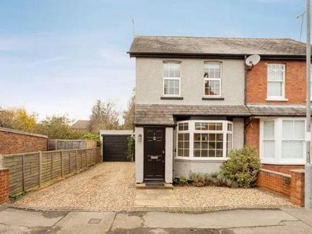 3 bedroom semidetached house for sale in Highfield Road Maidenhead SL6
