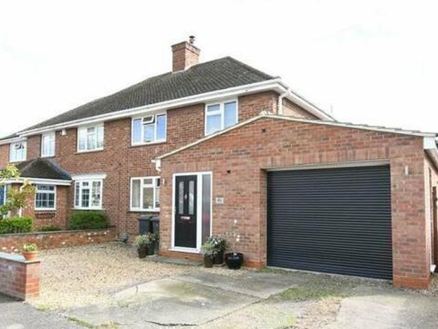 3 bedroom semidetached house for sale in Highfield Road Kempston Bedford MK42