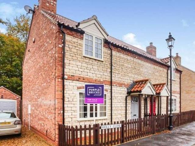 3 bedroom semidetached house for sale in Holly Close Lincoln LN4 LN4