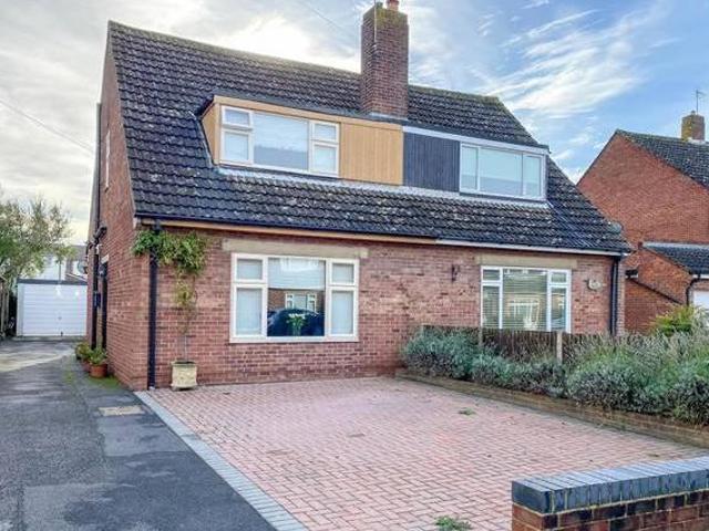 3 bedroom semidetached house for sale in Howmead Berkeley GL13 9AS GL13