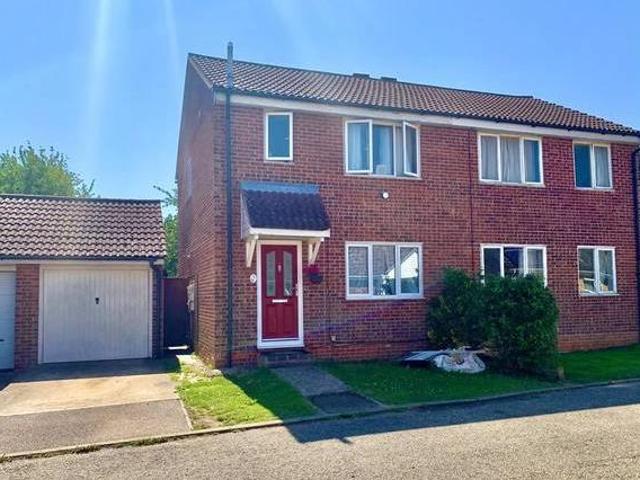3 bedroom semidetached house for sale in Jaques Close Glemsford CO10