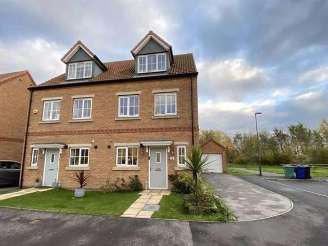 3 bedroom semidetached house for sale in Jesse Close Selby YO8 YO8