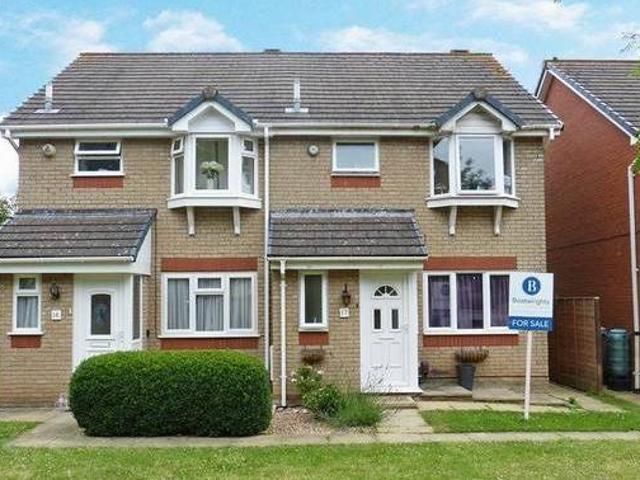 3 bedroom semidetached house for sale in Kingfisher Drive Durrington SP4