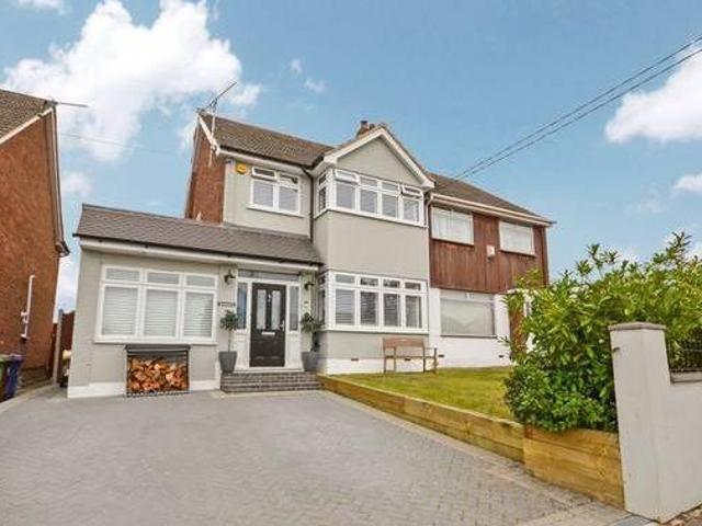 3 bedroom semidetached house for sale in Lampits Lane Corringham SS17
