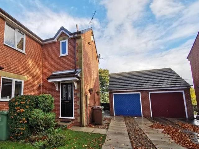 3 bedroom semidetached house for sale in Laurence Court Leeds LS26 LS26
