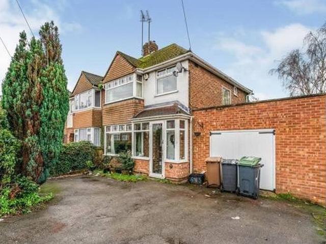 3 bedroom semidetached house for sale in Lewsey Road Luton LU4