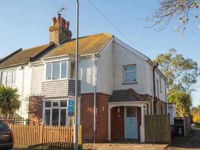 3 bedroom semidetached house for sale in Linksfield Road WESTGATEONSEA CT8