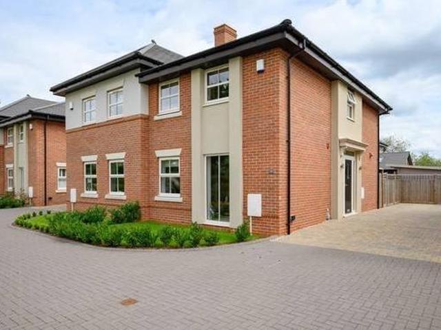 3 bedroom semidetached house for sale in Liveridge Close HenleyinArden B95
