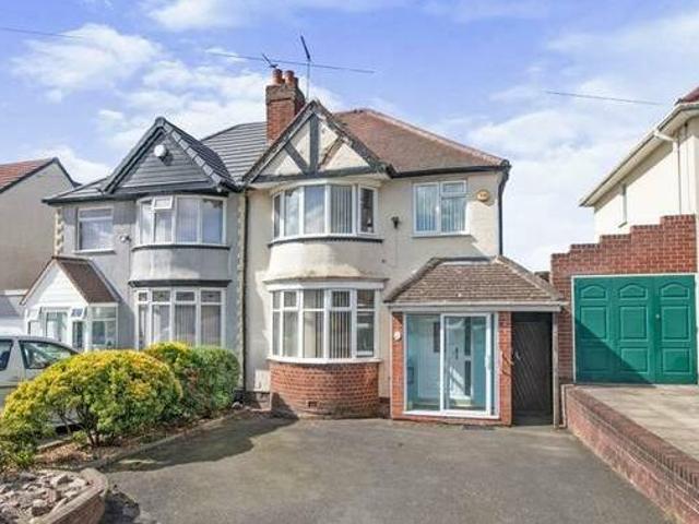 3 bedroom semidetached house for sale in Park Avenue Rowley Regis B65