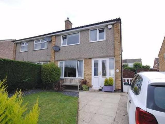 3 bedroom semidetached house for sale in Richmondfield Avenue Barwick In Elmet Leeds LS15 LS15
