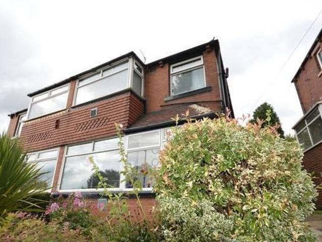 3 bedroom semidetached house for sale in Ring Road Beeston Leeds LS11