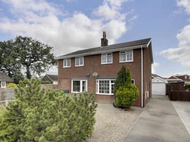 3 bedroom semidetached house for sale in Roman Avenue South York YO41