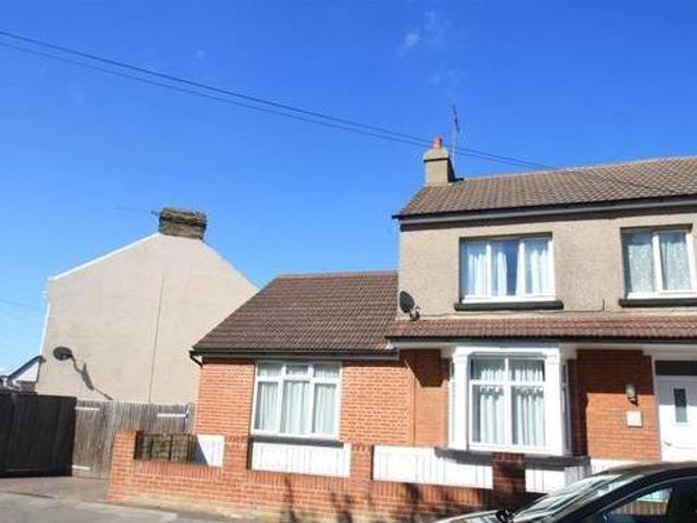 3 bedroom semidetached house for sale in St Johns Road Gillingham ME7