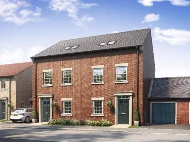 3 bedroom semidetached house for sale in Station Road Gilberdyke HU15 2SU HU15