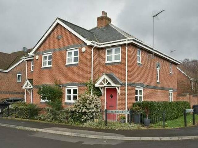 3 bedroom semidetached house for sale in Stretcher Drive Hermitage Thatcham RG18 9WQ RG18