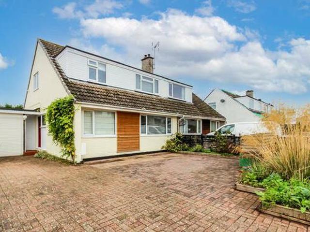 3 bedroom semidetached house for sale in Superb 3 bedroom semidetached house in Cobthorn Way BS49