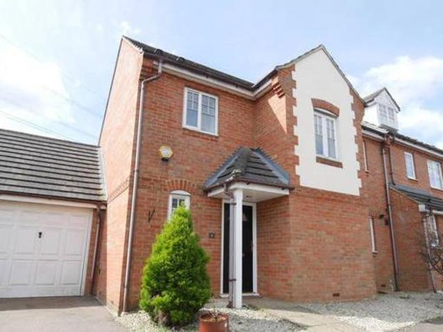 3 bedroom semidetached house for sale in Swale Close Great Ashby SG1