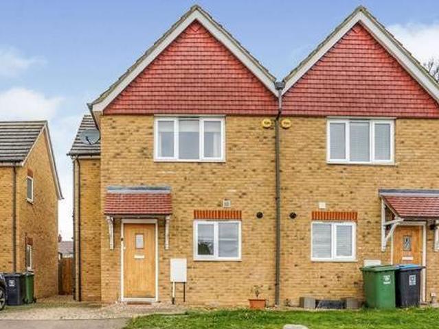 3 bedroom semidetached house for sale in Sempill Road HEMEL HEMPSTEAD HP3