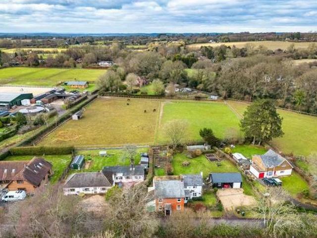 3 bedroom semidetached house for sale in Soldridge Road Medstead GU34 5JF GU34