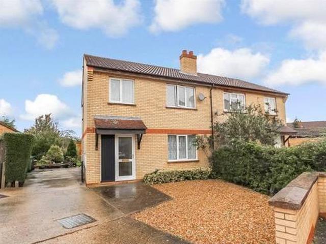 3 bedroom semidetached house for sale in Thames Road Huntingdon Cambridgeshire PE29