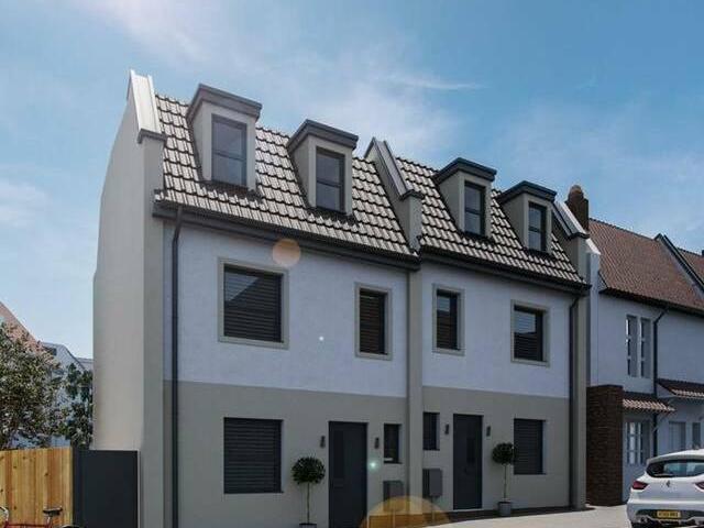3 bedroom semidetached house for sale in The Woodbines Whitehall BS5