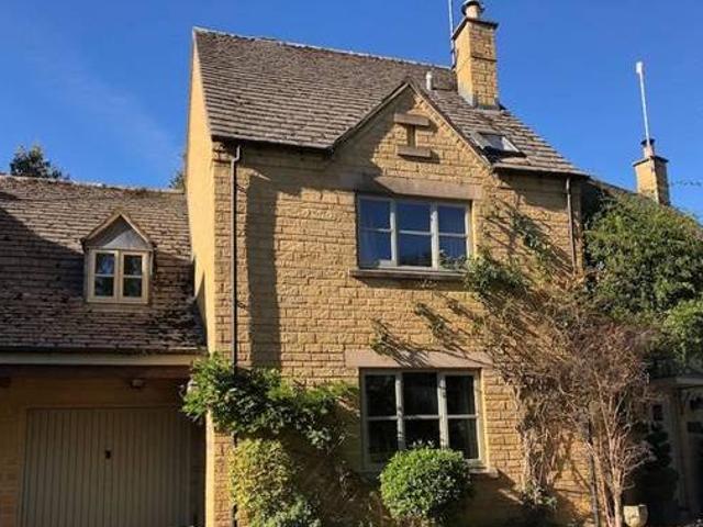 3 bedroom semidetached house for sale in The Dell Moretoninmarsh GL56