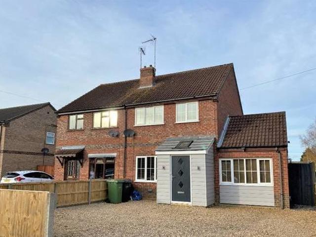 3 bedroom semidetached house for sale in Thomas Close Watlington PE33