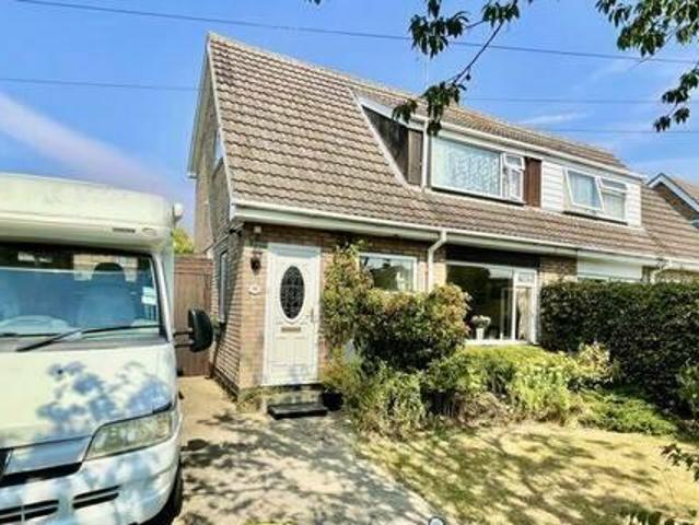 3 bedroom semidetached house for sale in Thonock Drive Saxilby LN1