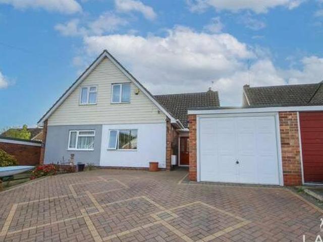 3 bedroom semidetached house for sale in Thorpe Road Great Clacton CO15