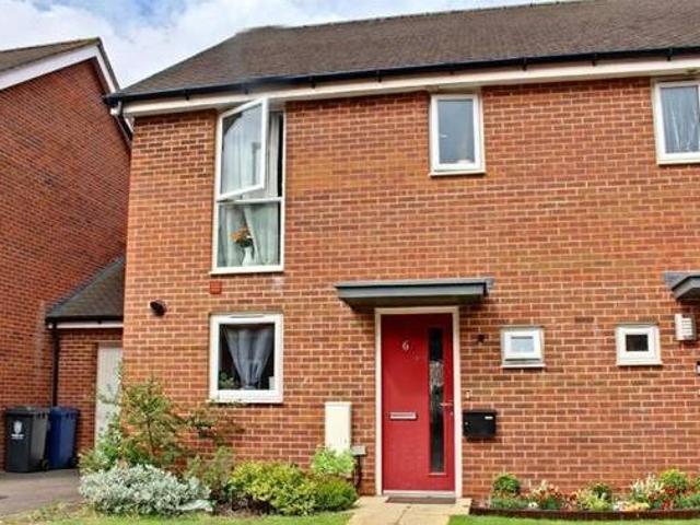 3 bedroom semidetached house for sale in Upper Cambourne Cambridge CB23