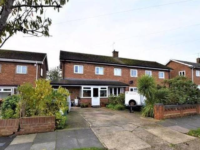 3 bedroom semidetached house for sale in Victoria Road HorndonontheHill Essex SS17