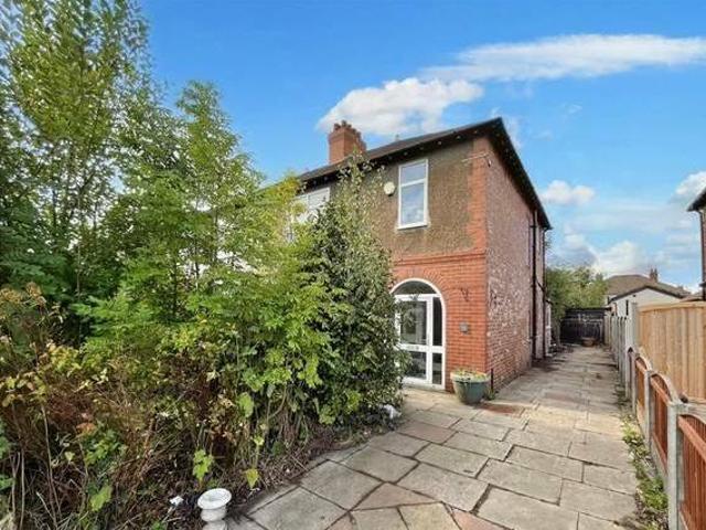 3 bedroom semidetached house for sale in Wythenshawe Road Sale M33