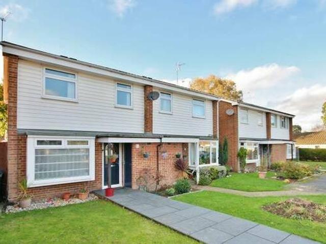 3 bedroom semidetached house for sale in Wendron Close Goldsworth Park Woking Surrey GU21