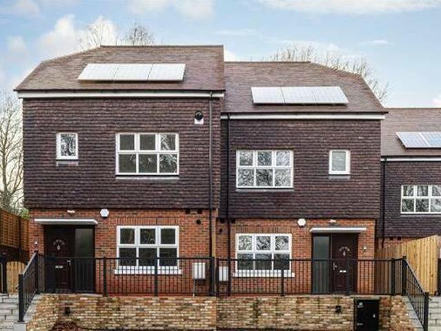 3 bedroom semidetached house for sale in William IV Cottages Little Common Lane Bletchingley RH1