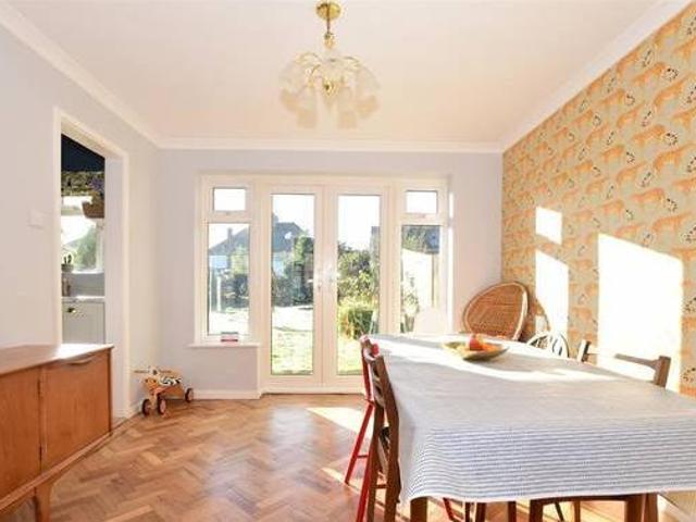 3 bedroom semidetached house for sale in Willow Lea Tonbridge Kent TN10