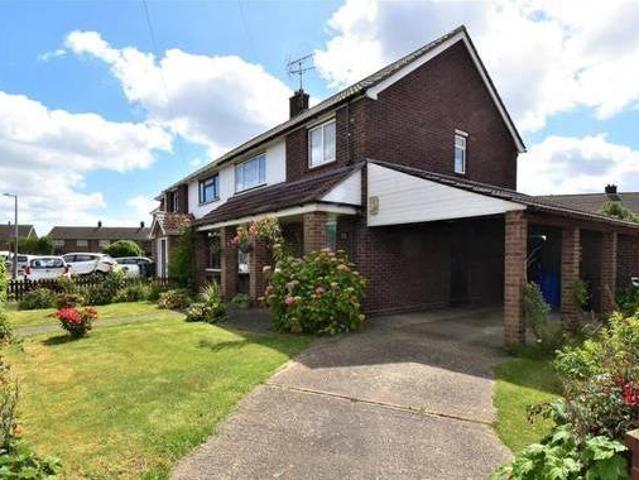 3 bedroom semidetached house for sale in Wokindon Road Chadwell StMary RM16