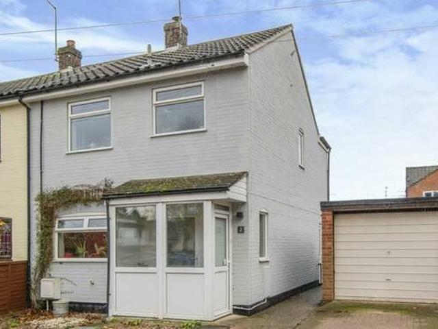 3 bedroom semidetached house for sale in Woodland Walk Buxton Norwich NR10