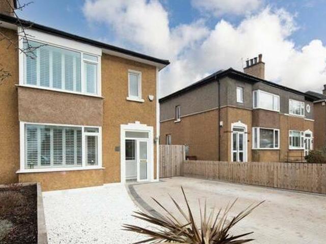 3 bedroom semidetached villa for sale in Struma Drive Clarkston G76