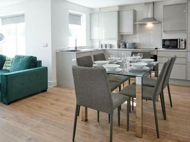 3 Bedroom Serviced Apartment For Rent In Bristol