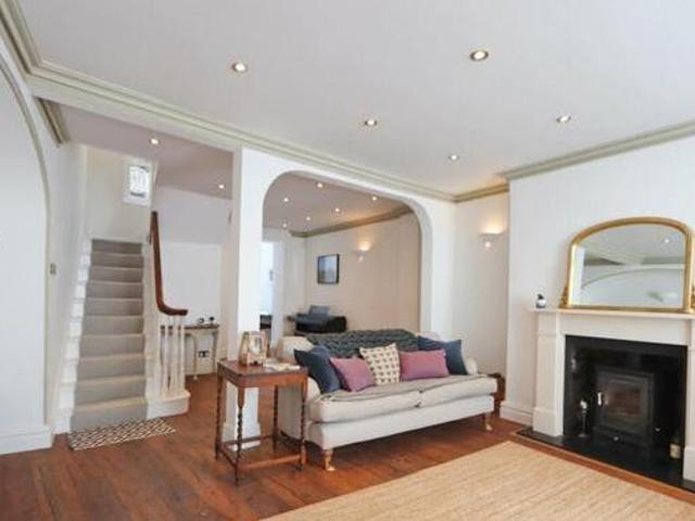 3 Bedroom Serviced Apartment For Rent In Bristol