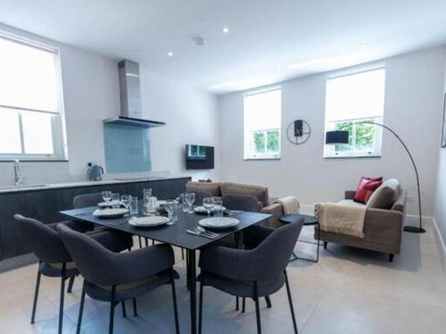 3 Bedroom Serviced Apartment For Rent In London