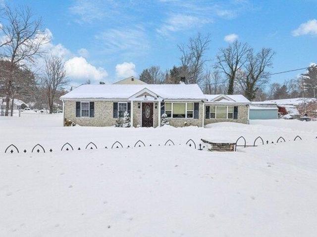 3 bedroom, Sharon MA 02067 LS102478564