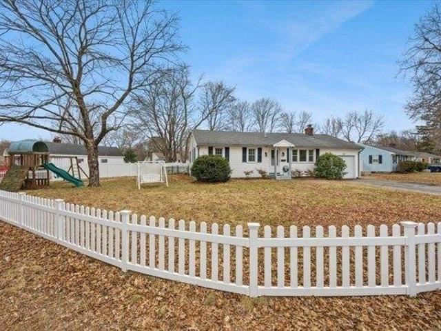 3 bedroom, Sharon MA 02067 102670778
