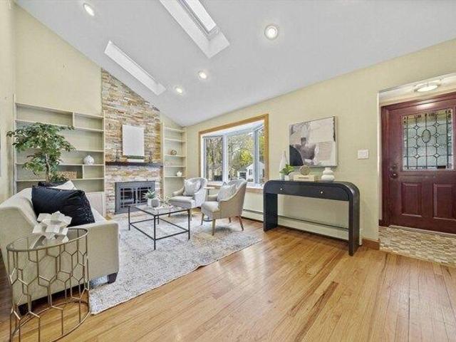 3 bedroom, Sharon MA 02067 103161286