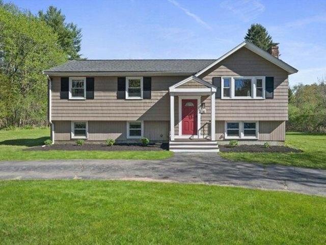 3 bedroom, Sharon MA 02067 103432398
