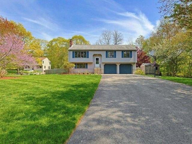 3 bedroom, Sharon MA 02067 103437748